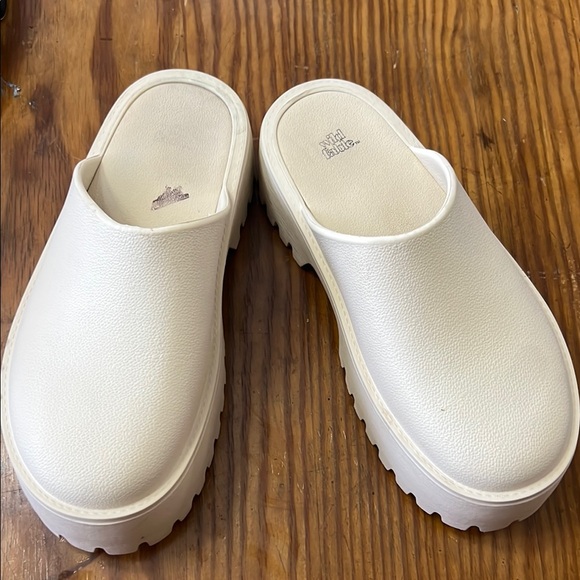 wild fable | Shoes | Wild Fable White Platform Mules | Poshmark